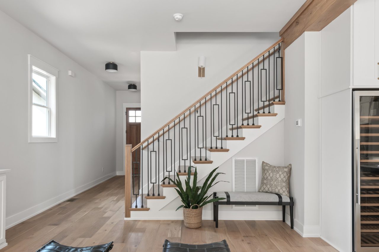 The advantages of click-lock engineered hardwood flooring | L&L Flooring